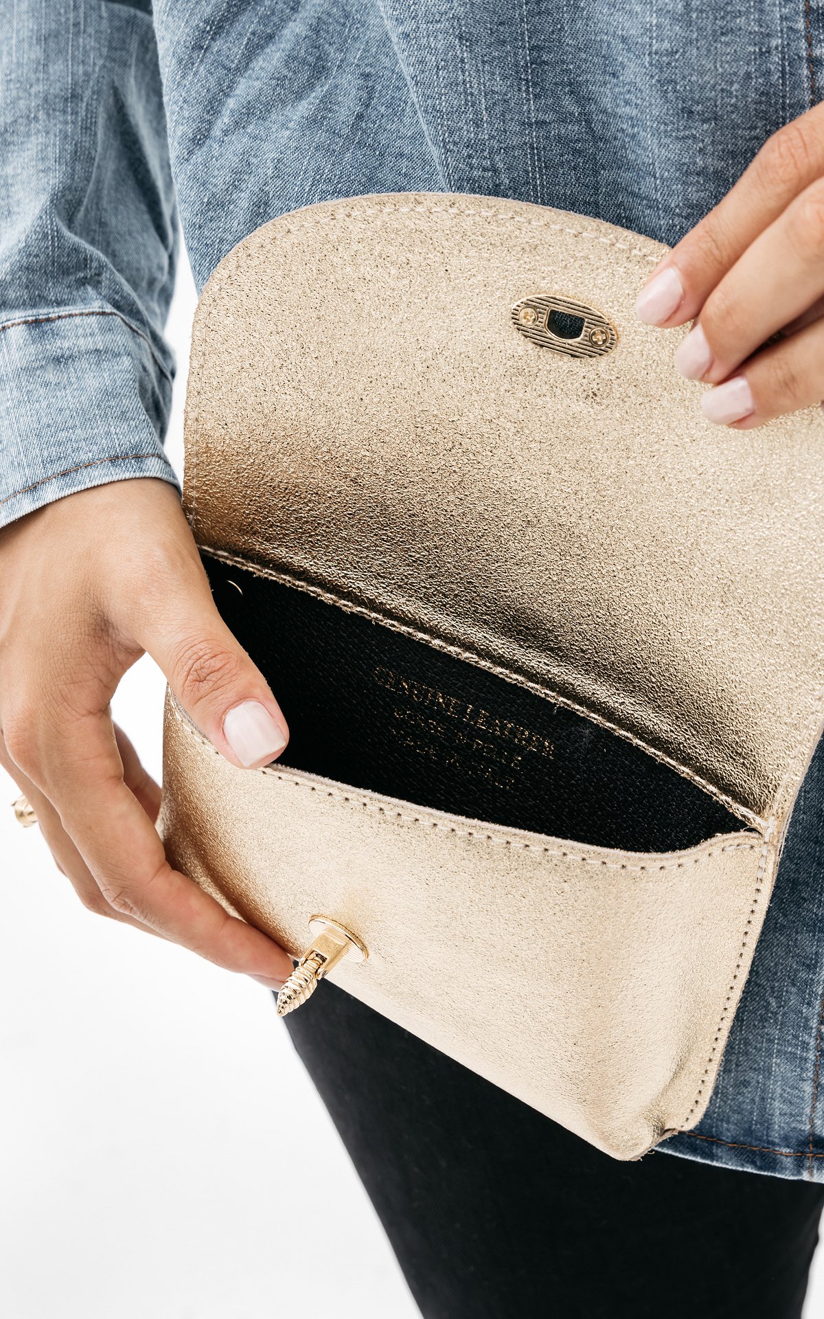 Metallic look tas met goudkleurige details - Goud