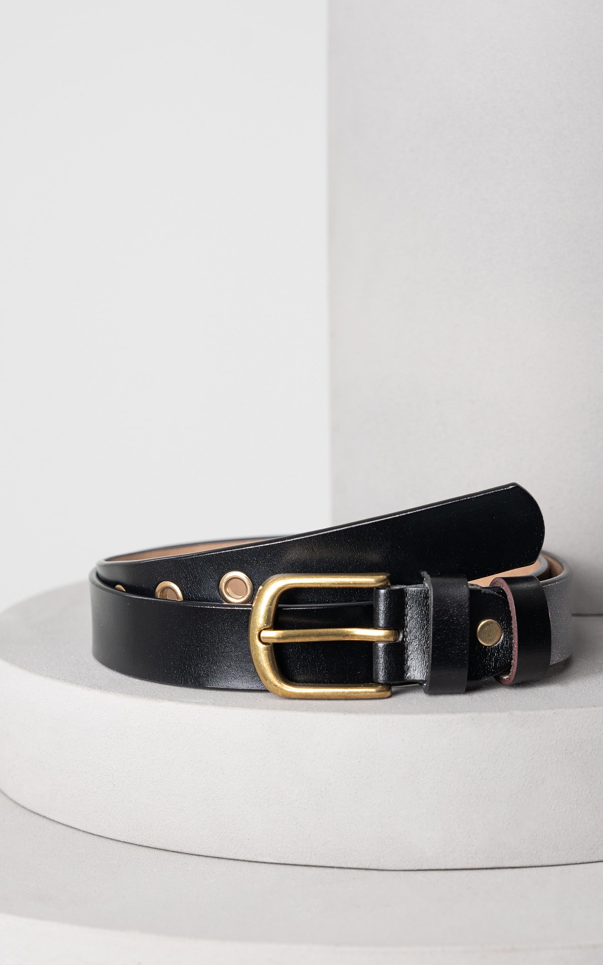 Leather belt with gold-coloured clasp - Black Gold